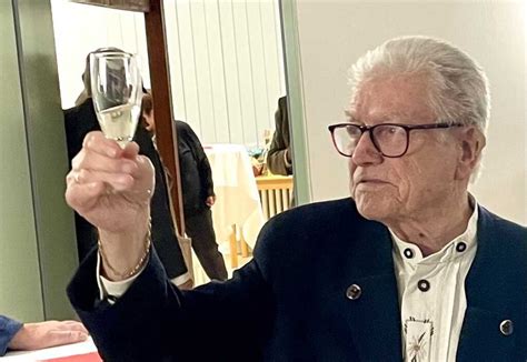 Paul Stenner Als Ehrenamtlicher Mitarbeiter Der Ortsverwaltung Verabschiedet Mz Laubenheim De