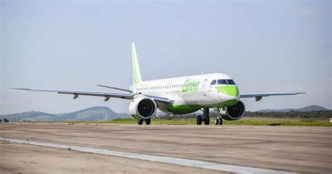 Drunk Stag Do Gang Dragged Off Plane By Cops As Passengers Burst Into