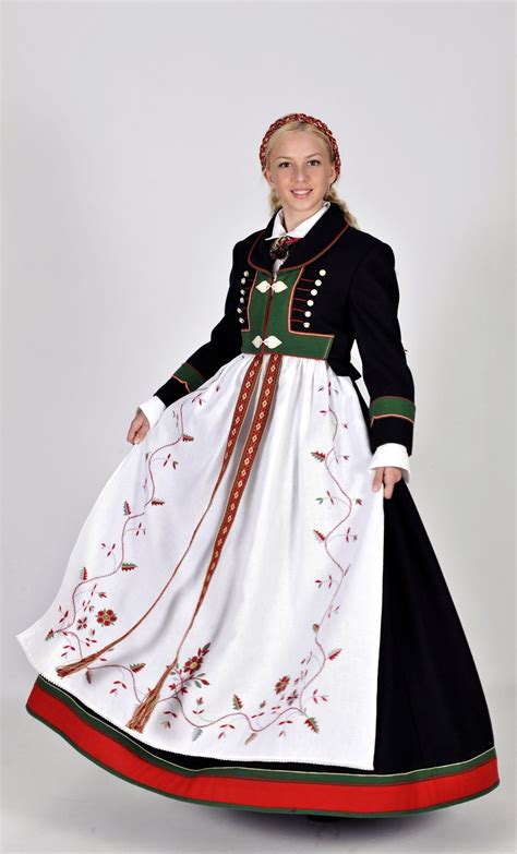 Bunad Costume Pdf Bunad Minorities And Belonging In Norway Tbfdri
