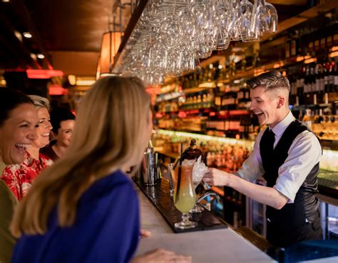 Successfully Manage A Busy Bar Shift