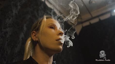 Frische Zigarettenpackung Fhd Mp4 Cruel Anettes Fetish Store Clips4sale