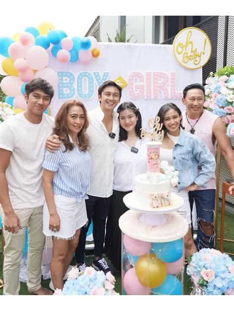 6 Potret Ayah Mertua Felicya Angelista Yang Awet Muda Mirip Banget Caesar Hito Hot