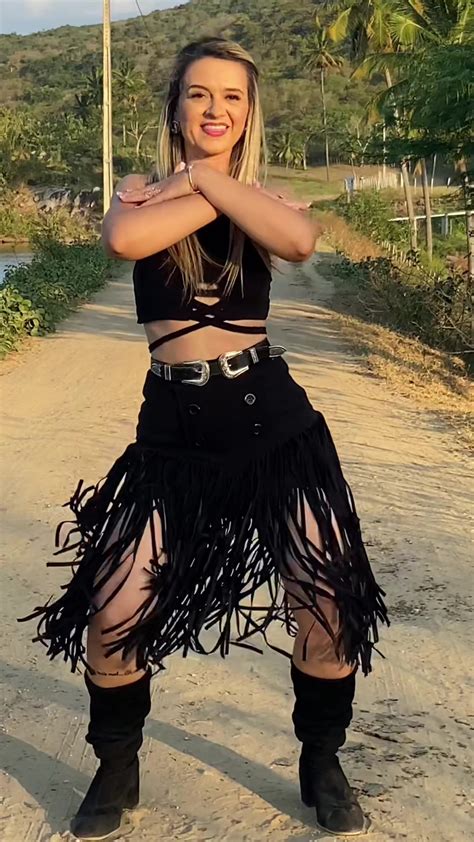 Dança Na Base Do Rela Rela Com Elaise Amorim Tiktok