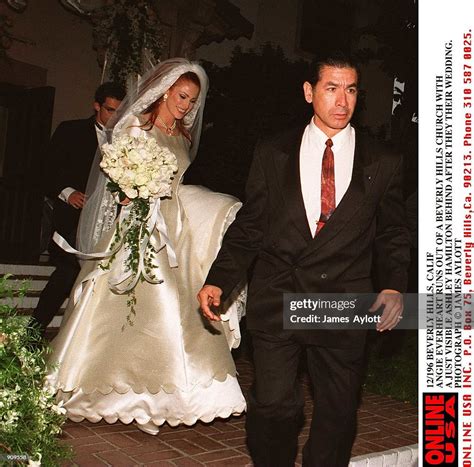Beverly Hills Calif Angie Everhart Runs Out Of A Beverly Hills