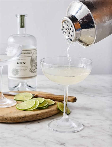 Gimlet Cocktail Recipe Love And Lemons