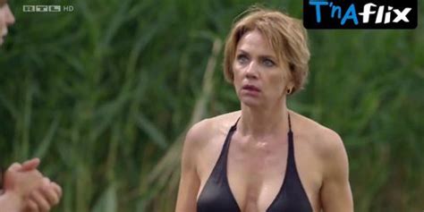 Chryssanthi Kavazi Bikini Scene In Gute Zeiten Schlechte Zeiten