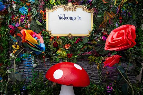 Alice In Wonderland Theme Alice In Wonderland Themed Christmas Event