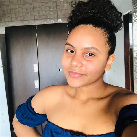 Danielle Freitas Youtube