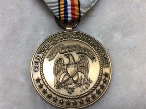 Cold War Victory Commemorative Medal And Ribbon Bar In Display Case