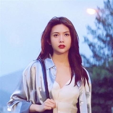 全香港男人的欲望女神——邱淑貞，究竟有怎樣的魅力？ 每日頭條