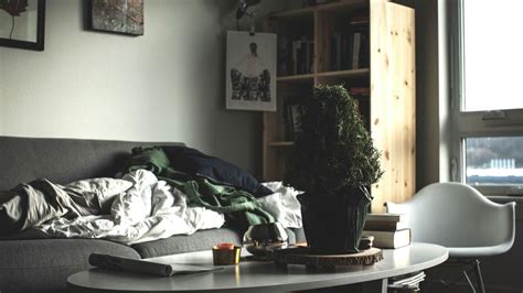 Ce Spune Noptiera Ta Despre Tine 13 Lucruri Dezvăluite De O Masă De Noapte Dezordonată