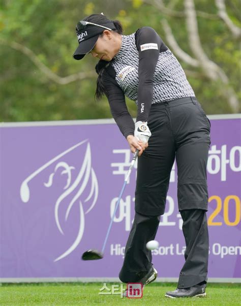 포토 김솔비 강력한 임팩트 티샷