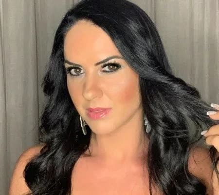 Graciele Lacerda Exibe Corpão Em Foto De Biquíni Na Internet