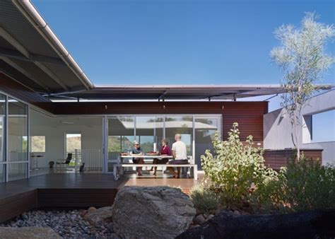 Dunn And Hillam Architects Use Angled Roof To Protect Desert House
