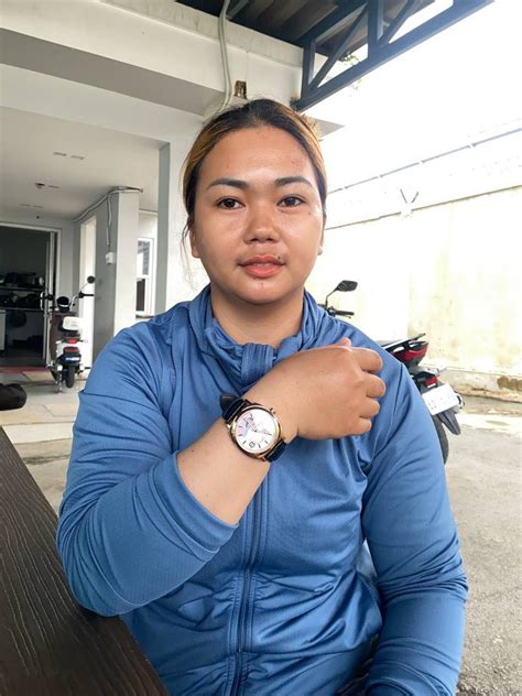 អ្នកឧកញ៉ា ទៀ វិចិត្រ ចែកនាឡិកាអនុស្សាវរីយ៍រូបសម្តេចធិបតី ចំនួន ៧២៧គ្រឿង