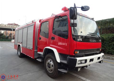 Isuzu Chassis Commercial Fire Truck With Dry Powder For Petrochemical