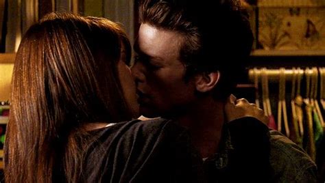 Pin By Catia Parretti On Amore Il Woo Funetti In 2025 Romance Love Kiss Sweet Kisses