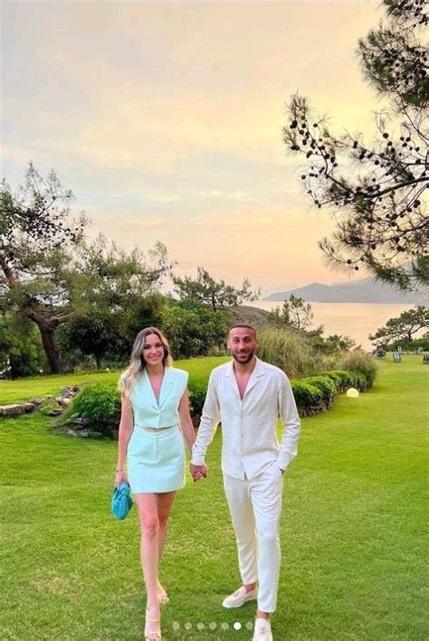 Ece Tosun And Cenk Tosun 💚 Futbolcular Şarkılar Baba