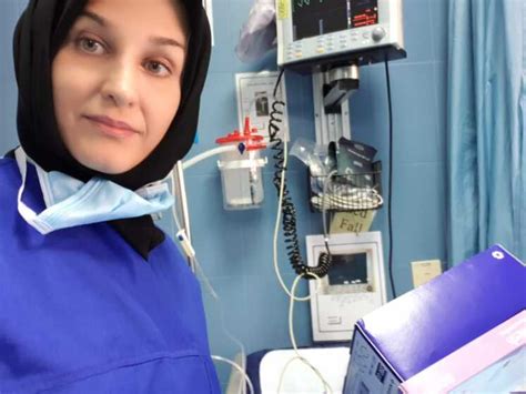 دکتر نازی معینی فلوشیپ فوق تخصصی جراحی پستان