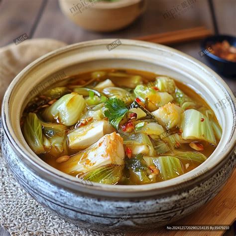 Ai创作图砂锅白菜豆腐泡 砂锅小白菜豆腐 小白菜煲 砂锅青菜豆腐 砂锅白菜豆泡 砂锅豆腐青菜 砂锅青菜钵 麻油小白菜炖豆腐 汤菜上汤青菜钵