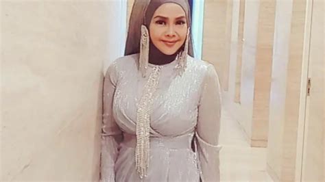 6 Potret Iyeth Bustami Ultah Ke 49 Juri Koplo Superstar Pedas Abis