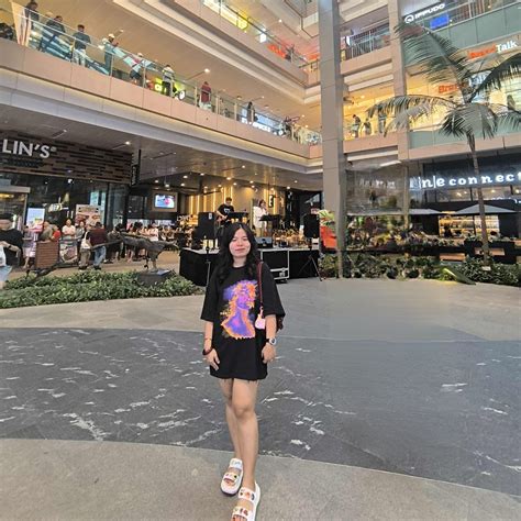 Ellena ချစ်တတ်သူလေးတွေပါလား သူများထက်လည်း ဂရုစိုက်တတ်သူလေးတွေနော