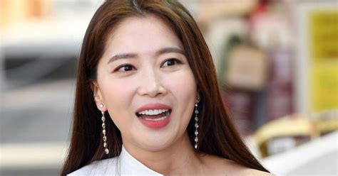 포토 오윤아 스튜디어스 출신 돌싱녀랍니다