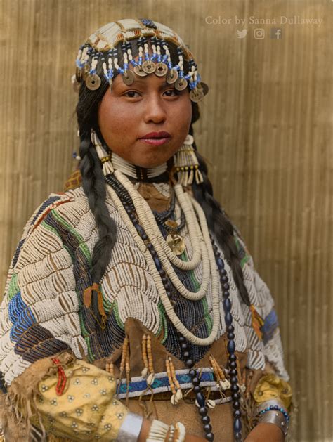 Sanna Dullaway Colorization Artist