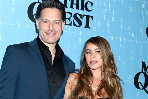 Bivši Muž Sofije Vergare Uslikan Sa Novom Devojkom Mondo