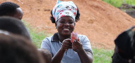 Flood Affected Families In Bukedea District Receive Cash Assistance Uganda Red Cross Society