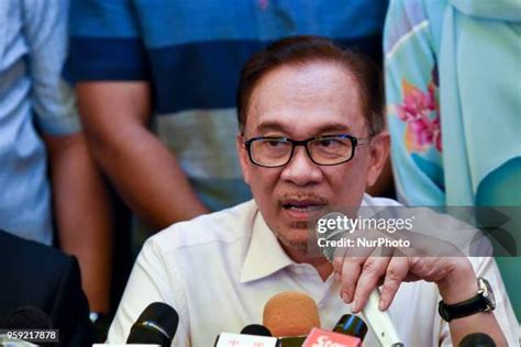 News Release Icon Photos And Premium High Res Pictures Getty Images
