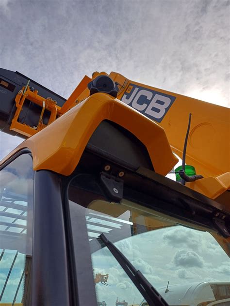 Jcb Telehandlers And Safety Shield Ai Pedestrian Detection Cameras