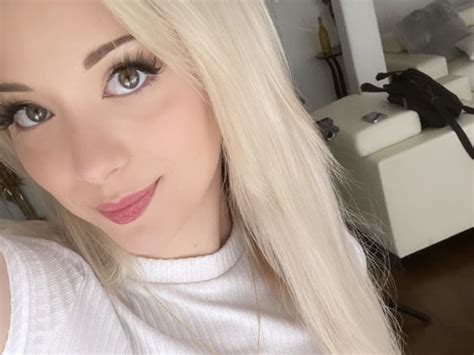 Cecelia Taylor The Dreamy Blonde Takes The Best Most Random Glowing