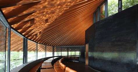 建築家、中村拓志を代表とするnap建築設計事務所は、2002年の開設以来、街づくり、ホテル、旅館、美術館、教会 、公共施設等を中心に、新しい時代や文化を創り出す建築を提案し続けてきました。人の