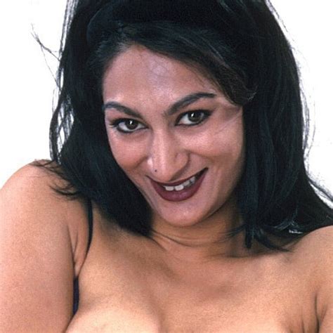 Call Aisha Age 37 For Phone Sex Chat