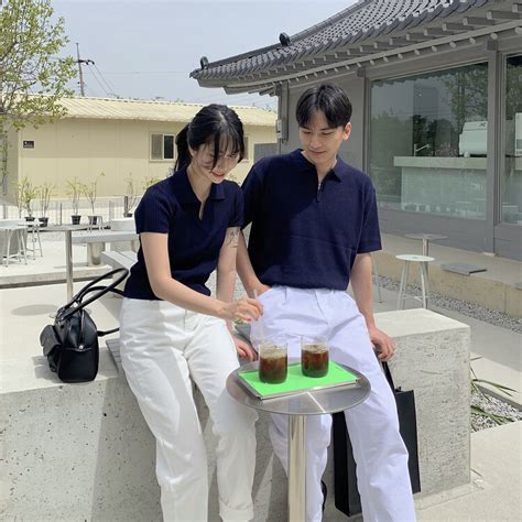 뮤울 여름 시밀러룩 제주도 신혼여행코디 커플 카라 반팔 니트 티셔츠