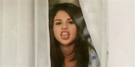 Selena Gif Selenagomez Tongueout Stickingouttongue Discover Share Gifs