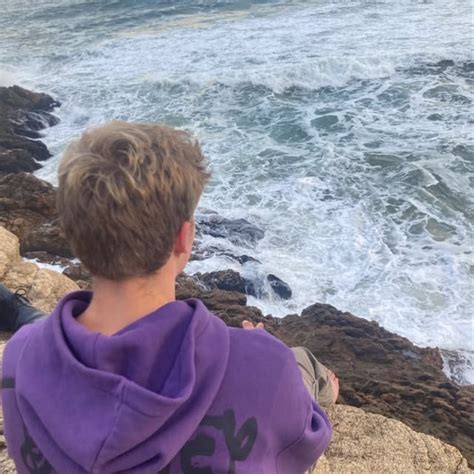 Daniel Kruger Danz • Threads Say More