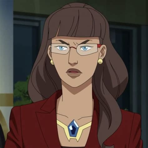 Pin De Lynn R Em Invincible Trajes De Herói Herói Novo Mundo