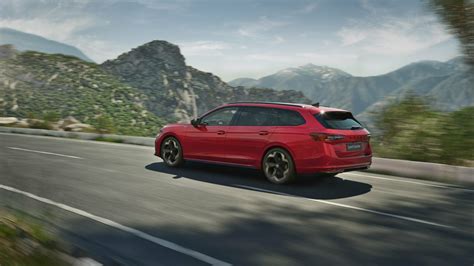 Skoda Superb Sportline Gets Spicier Looks And Lowered Chassis But No