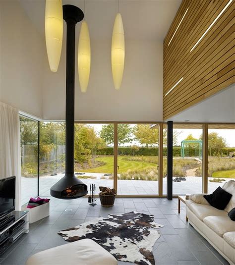 Junto al cálido fuego de una chimenea Decoración