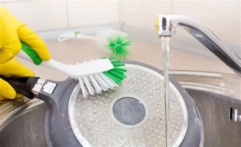 How To Clean A Green Pan Top 8 Tips And Best Helpful Guide