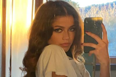 Zendaya Pregnancy Rumours Stars Im Done With This Stance Crushes