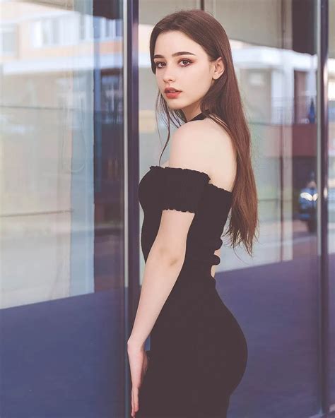 Dasha Taran Scrolller