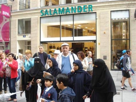 ГОРАН ЛАЗОВИЋ У ПРАГУ Мајстор и Магдалена ИСКРА