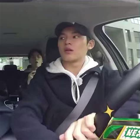 민남 on Twitter 16학번 김민규 표정 개심각 이유 술취한 여자친구 나 데리러 가는중 ㅋㅋ