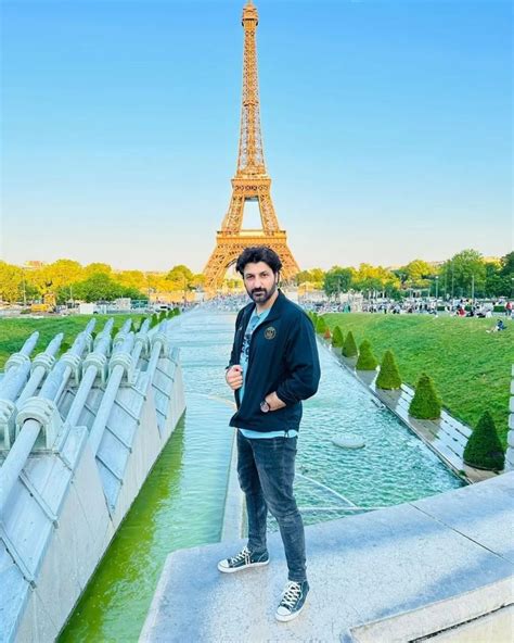 Syed Jibran Vacations In Paris With Son Yoel Syed Jibran Reviewit Pk