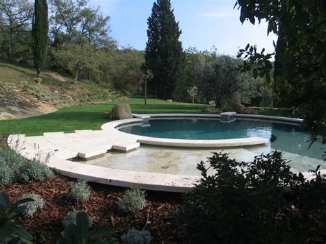 Circular Swimming Pool In The Tuscan Hills E Architect