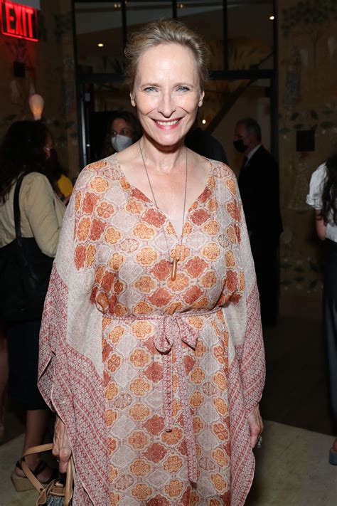 Laila Robins Net Worth In 2023 Wiki Age Weight And Height