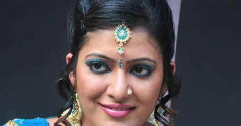 Sizzling Southern Stars Taslima Sheik Hot Cleavage Photos